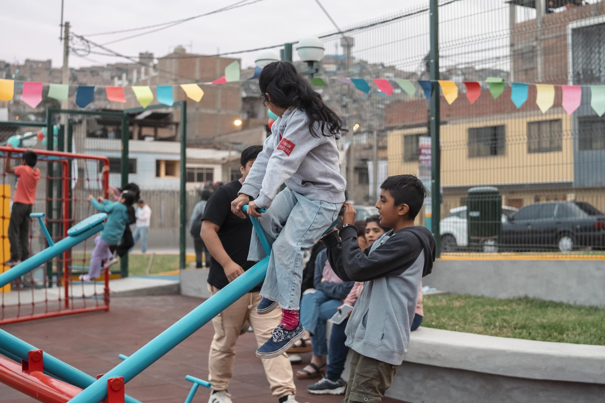 PARQUE HUÁSCAR: EL RENACER DE UNA COMUNIDAD - Asociación UNACEM por el ...
